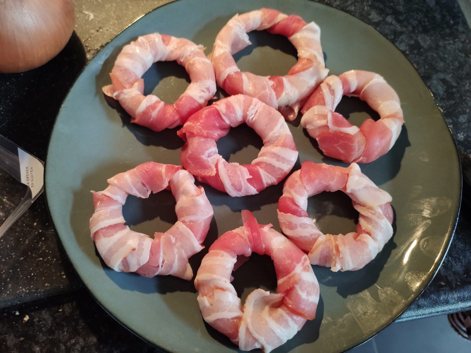 Bacon wrapped union rings – Smokey Meat