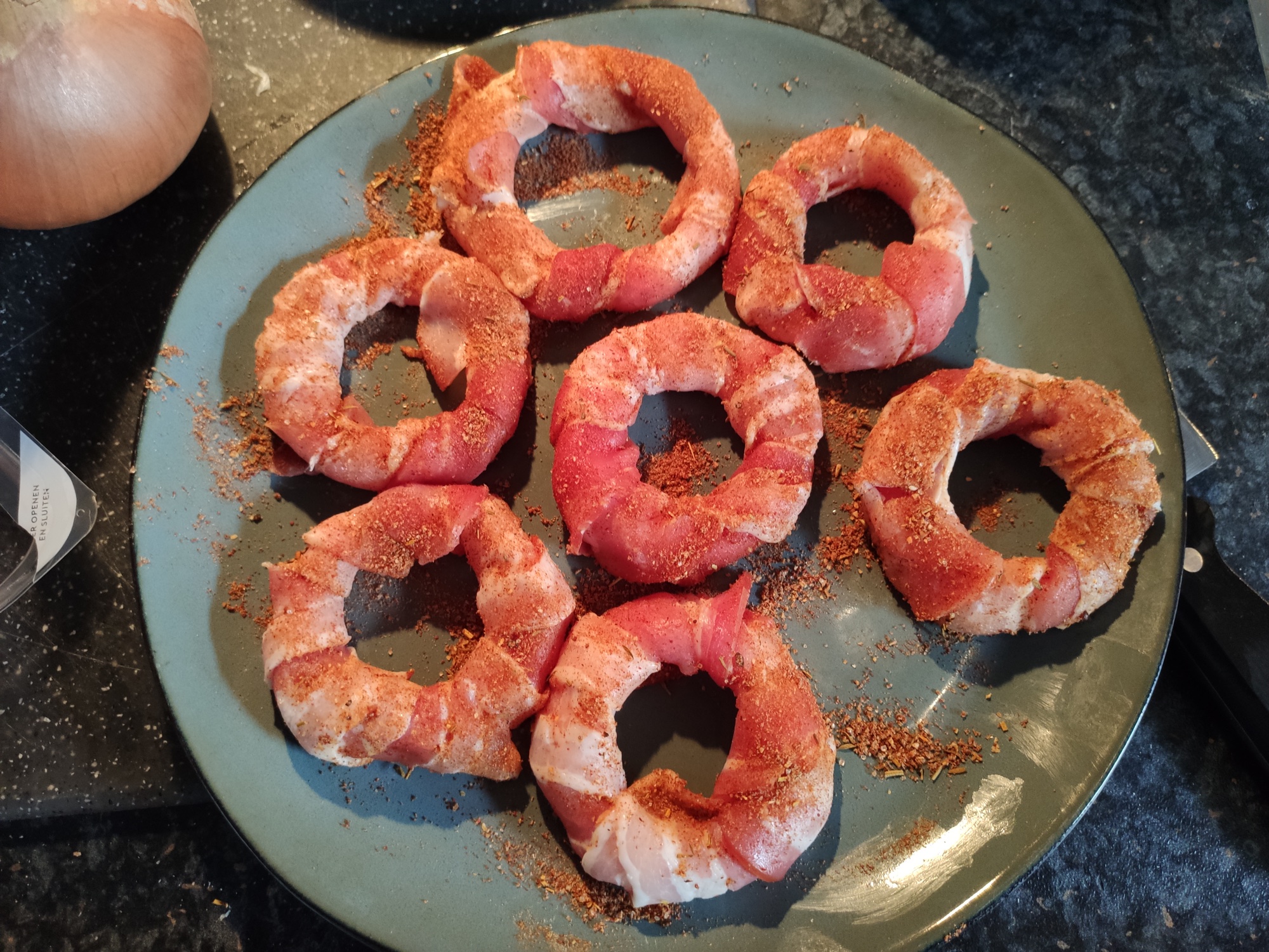 Bacon wrapped union rings – Smokey Meat