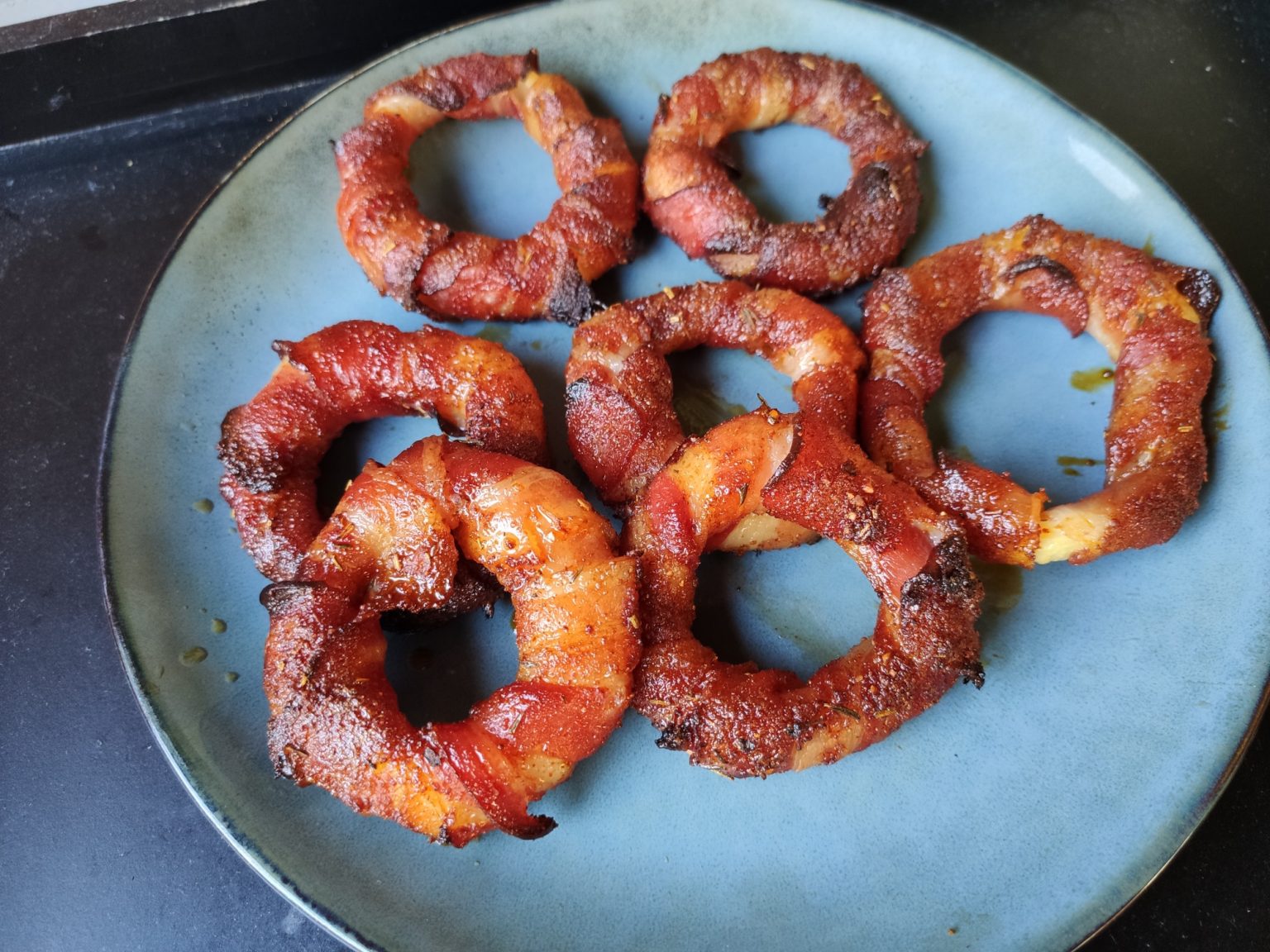 Bacon wrapped union rings – Smokey Meat
